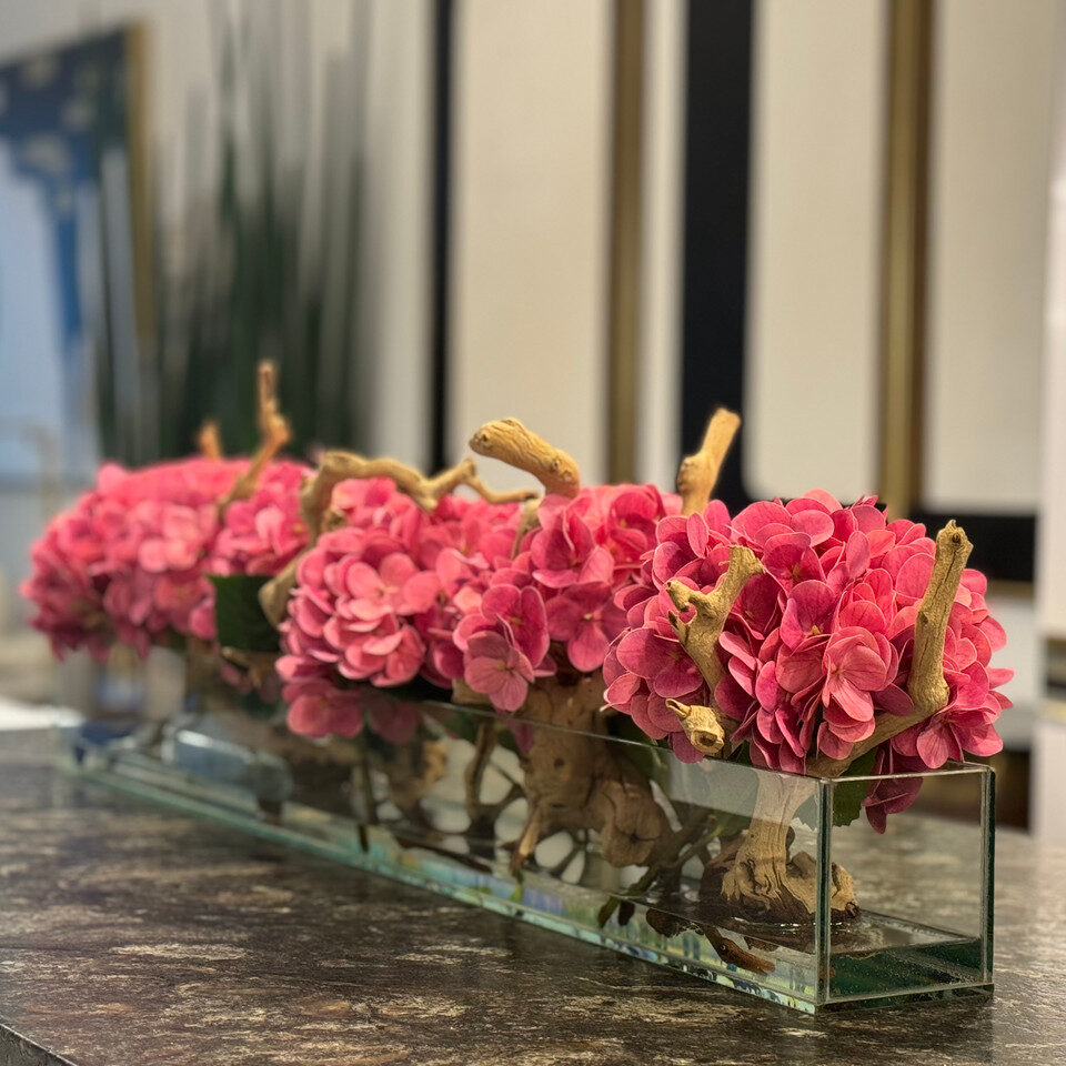 Casa Moderna Glass Plate Planter with Hydrangeas and Driftwood - CFA ...